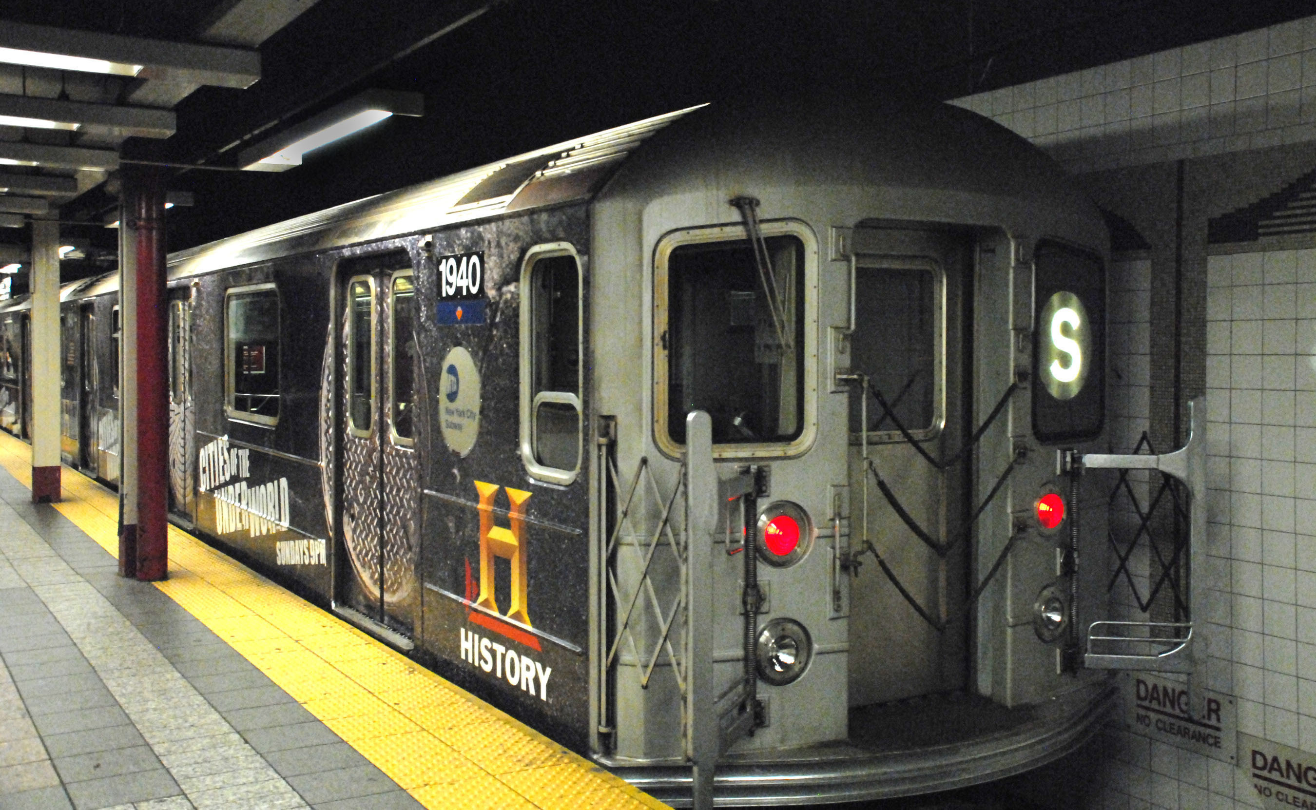 More Train Wraps Spotted – SUBWAYblogger